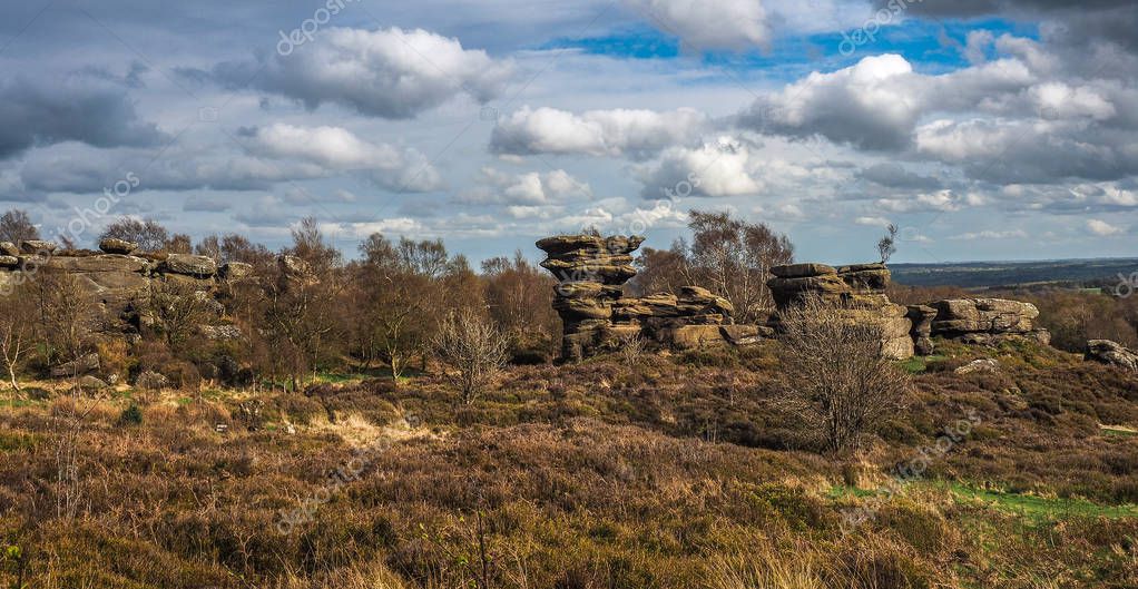 Brimham Rocks es una increíble colección de Millstone Grit, formaciones ...