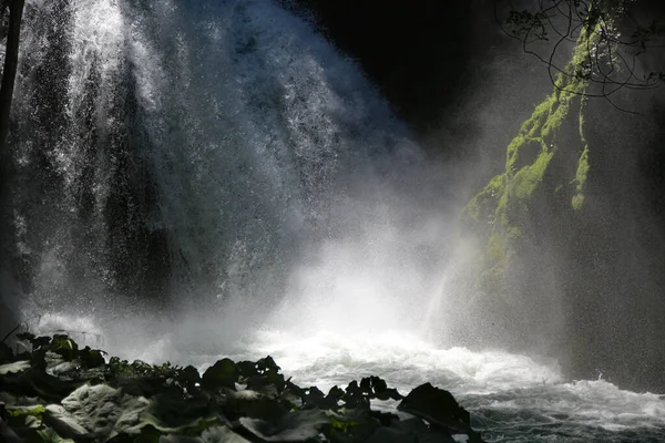 Sandra orlow waterfall images libres de droit, photos de Sandra orlow ...