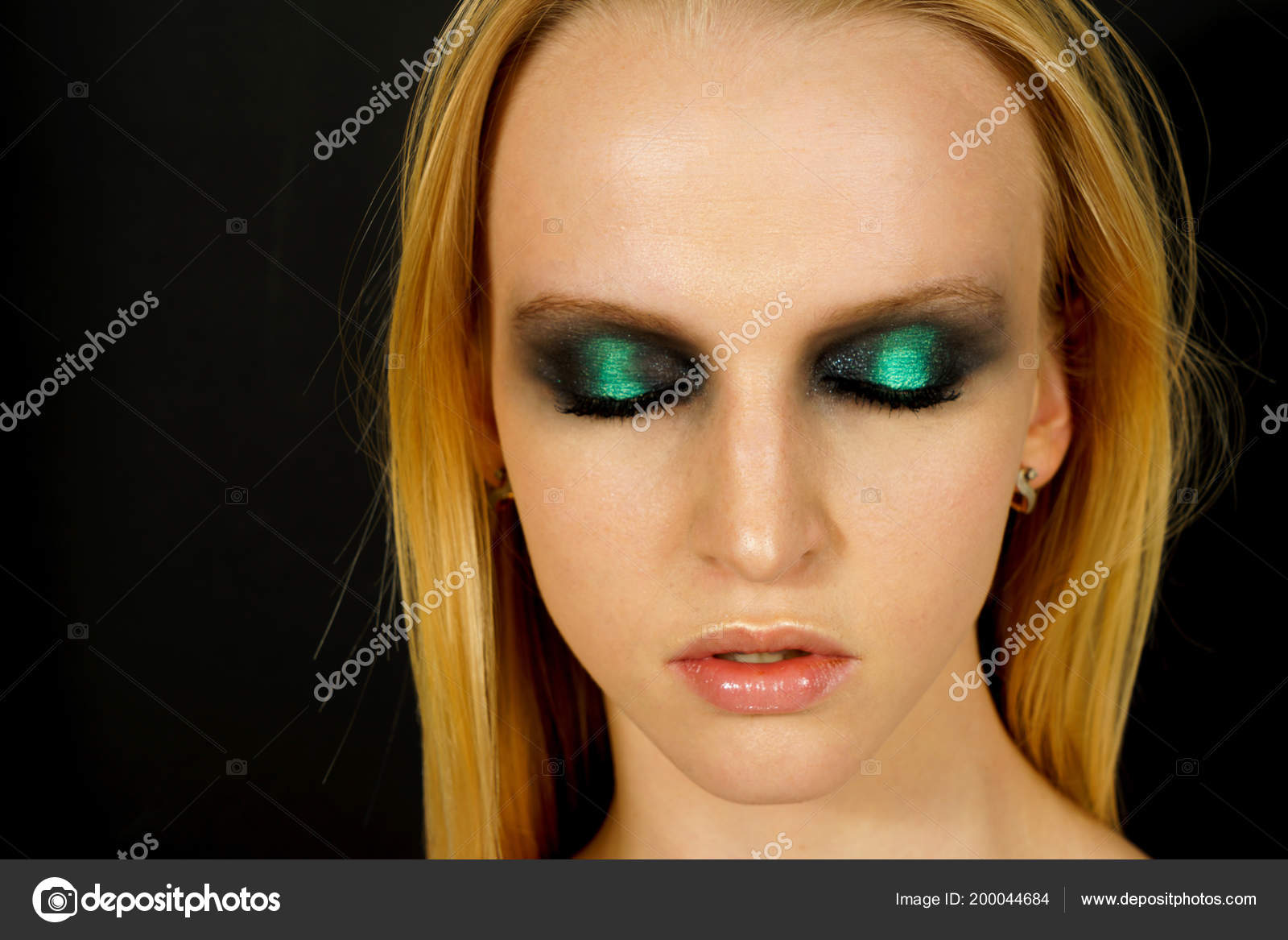 Makeup Green Shadows — Stock Photo © aallm #200044684