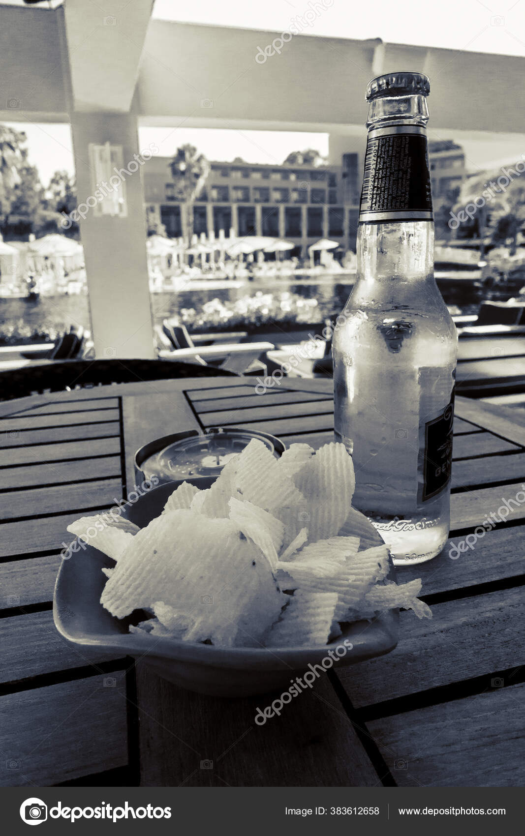 Beer Chips Table Summer Cafe – Stock Editorial Photo © aallm #383612658
