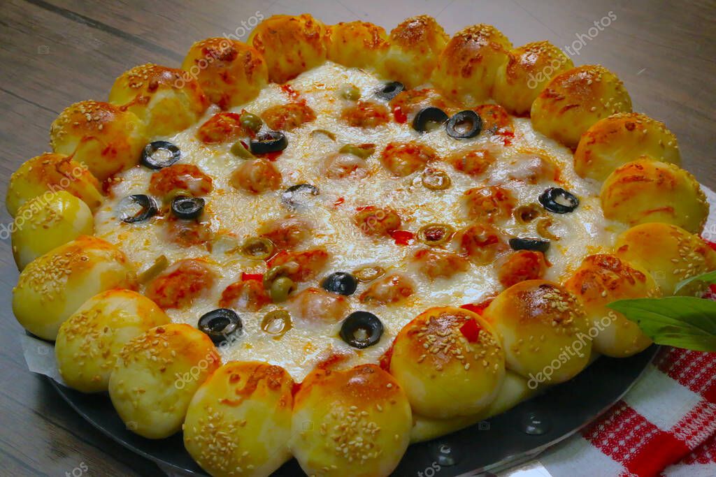 Stock de fotos de picce chicken pizza. Pollo picado y verduras pizza ...