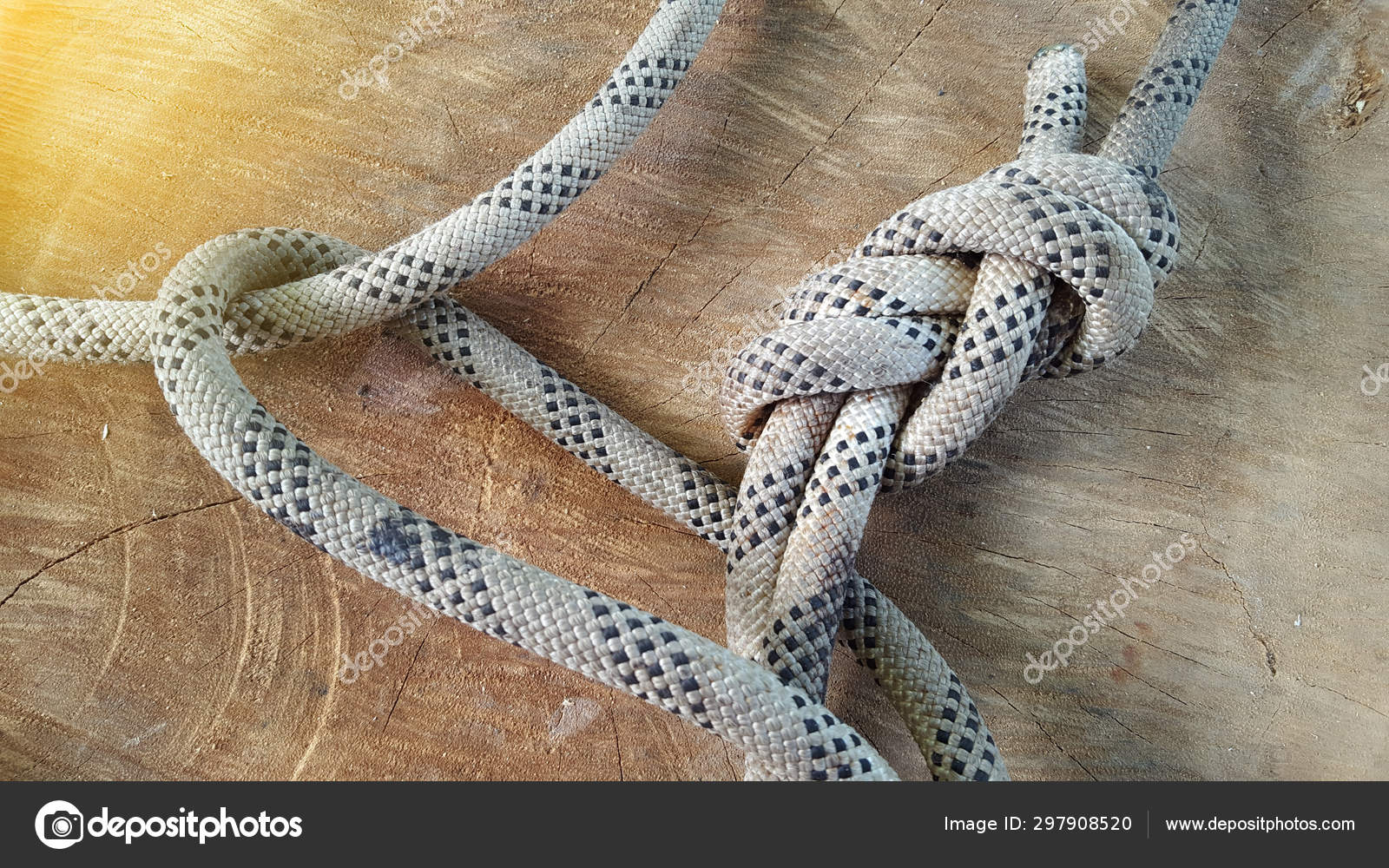 Rope knots, climbing equipment for rock climbing athletes — Stock Photo ...