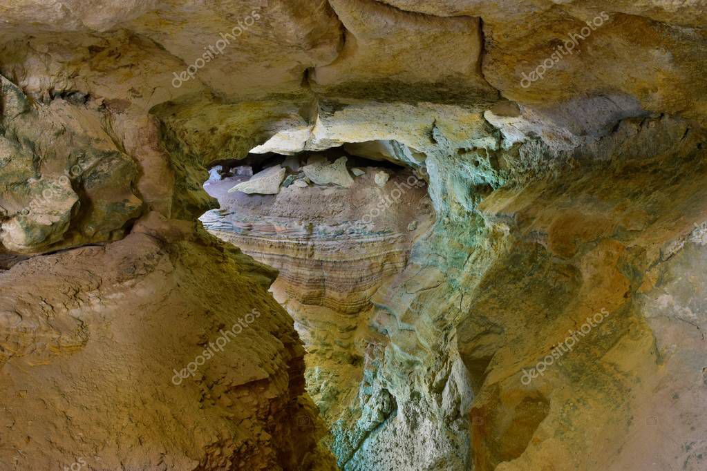 Capas De Roca Sedimentaria Folded, Crumpled, Layers Of Sedimentary