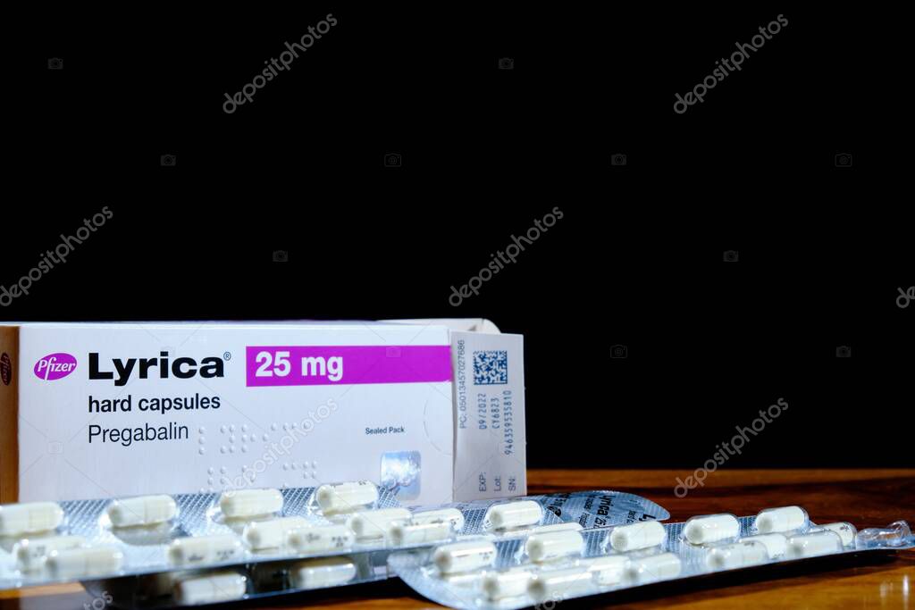LEEDS, REINO UNIDO - 04 de junio de 2020: Pastillas de Pregabalina para ...