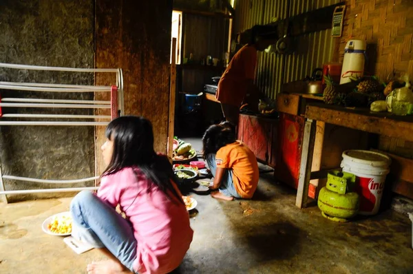 Chudoba asie stock fotografie, royalty free Chudoba asie obrázky ...