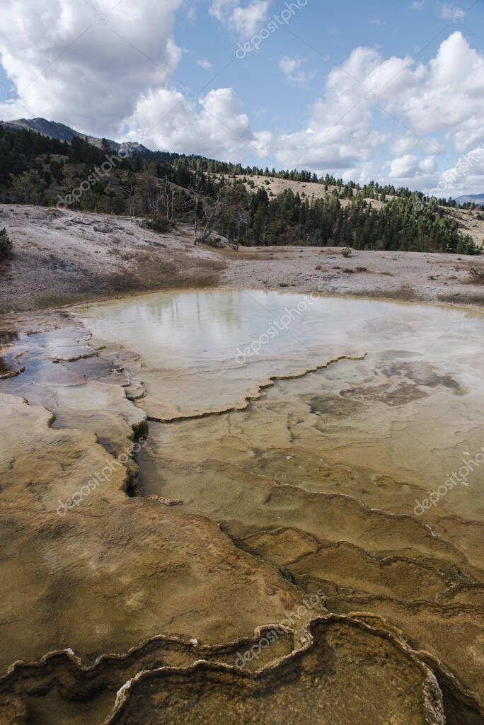 Un plano vertical del Parque Nacional Yellowstone en Yellowstone, EE.UU ...