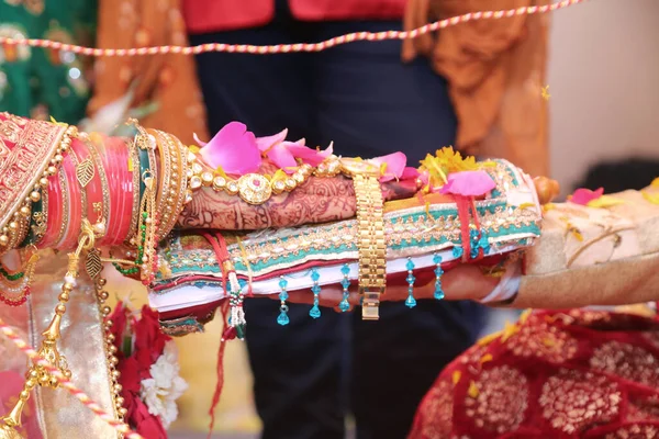 Indian wedding hastmelap Stock Photos, Royalty Free Indian wedding ...