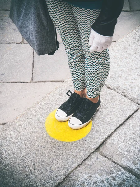 Customer in line Stock Photos, Royalty Free Customer in line Images ...