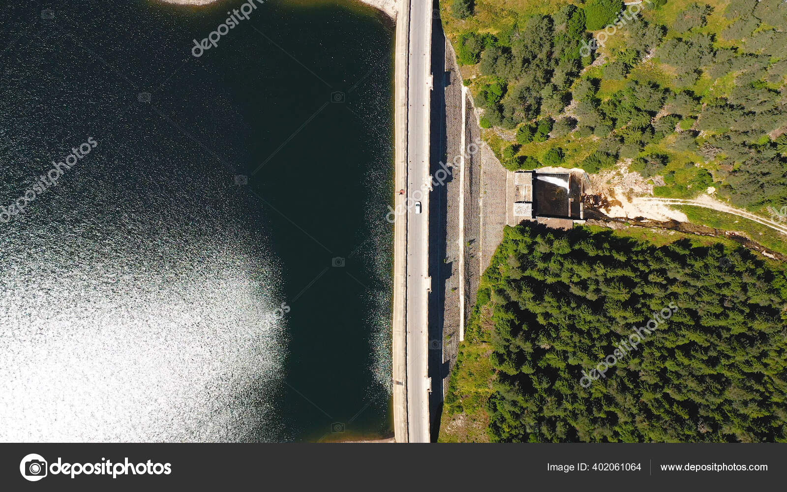 Aerial Top View Street Green Trees Large Lake — Stock Photo © Wirestock ...