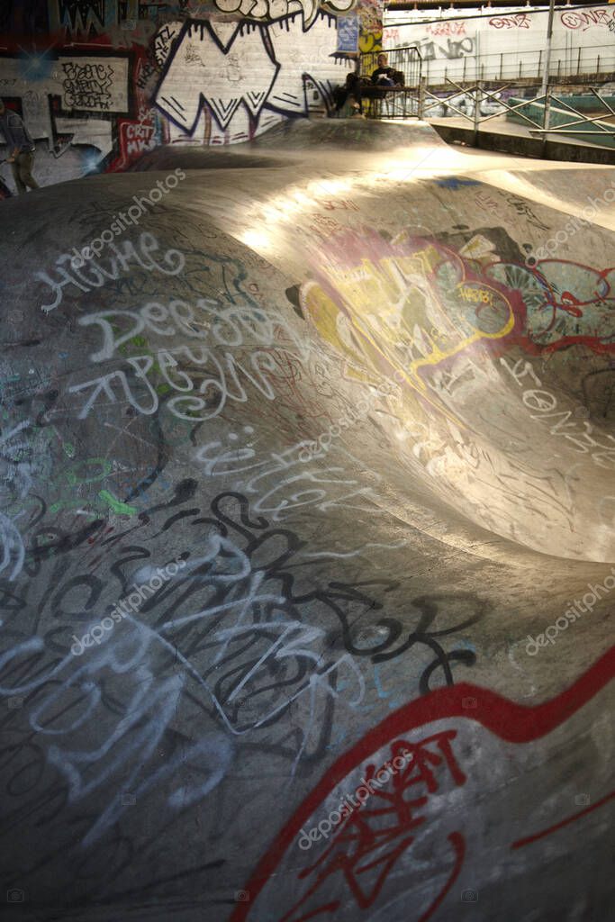 BERN, SUIZA - 17 de octubre de 2019: La Reitschule de Berna es un punto ...