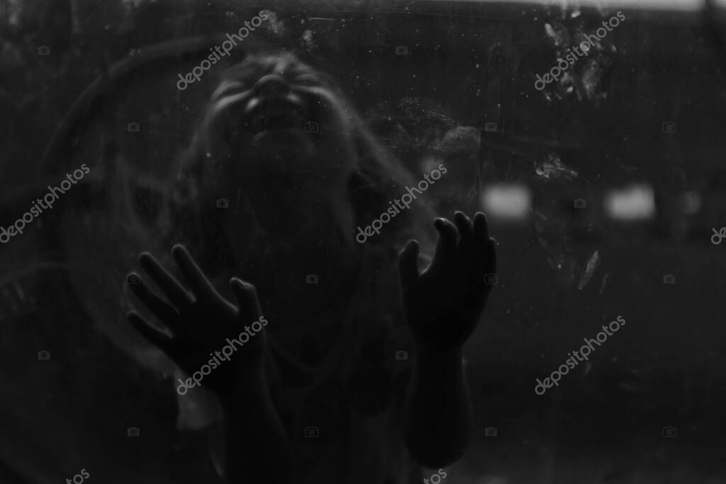 BLORA, INDONESIA - 22 de agosto de 2020: espeluznante figura humana ...