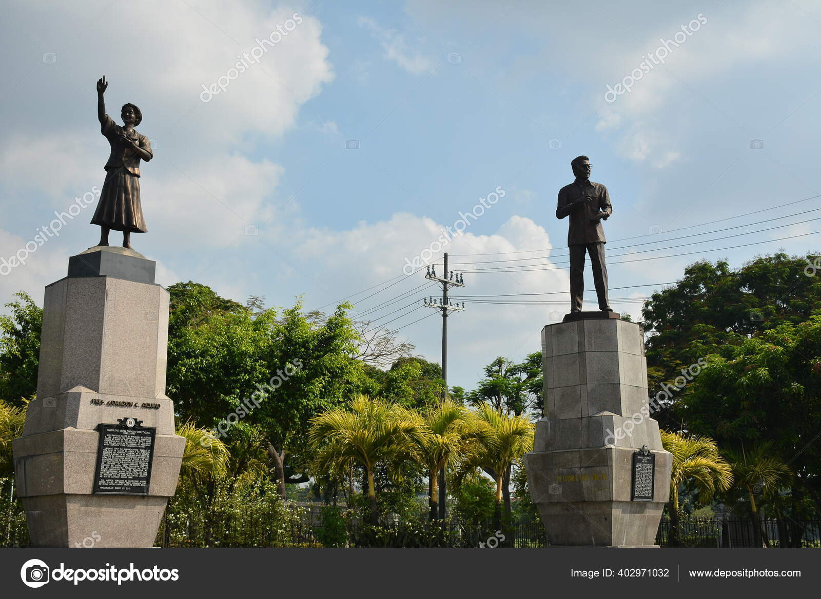 Manila Apr Ninoy Cory Aquino Statues April 2019 Manila Philippines ...