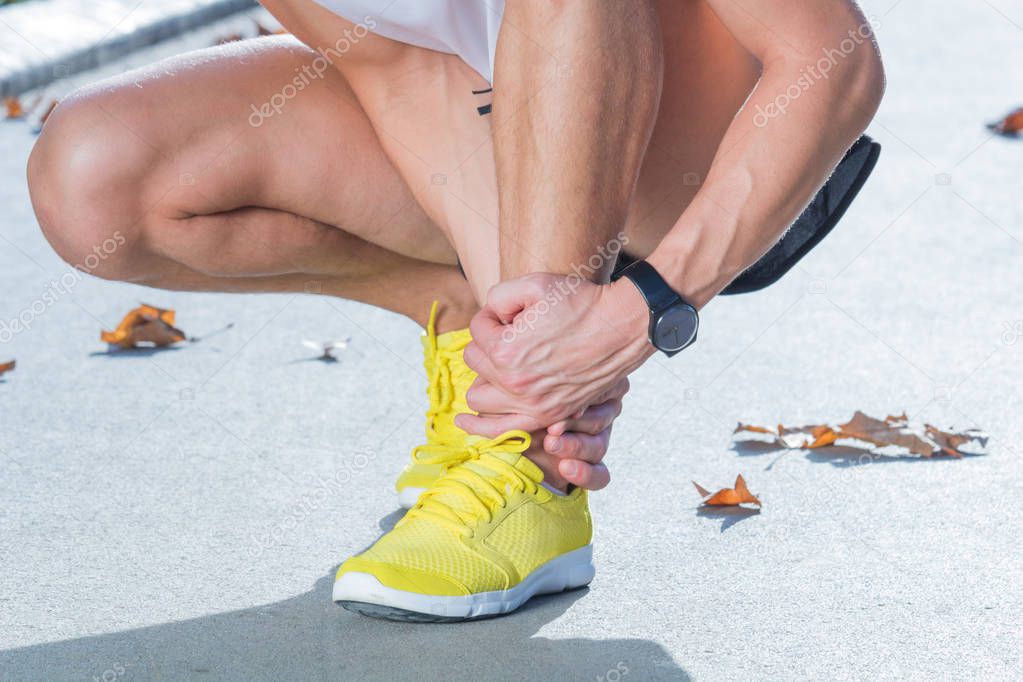 Lesi n en el tobillo y dolor por trotar / hacer ejercicio al aire libre. 2024