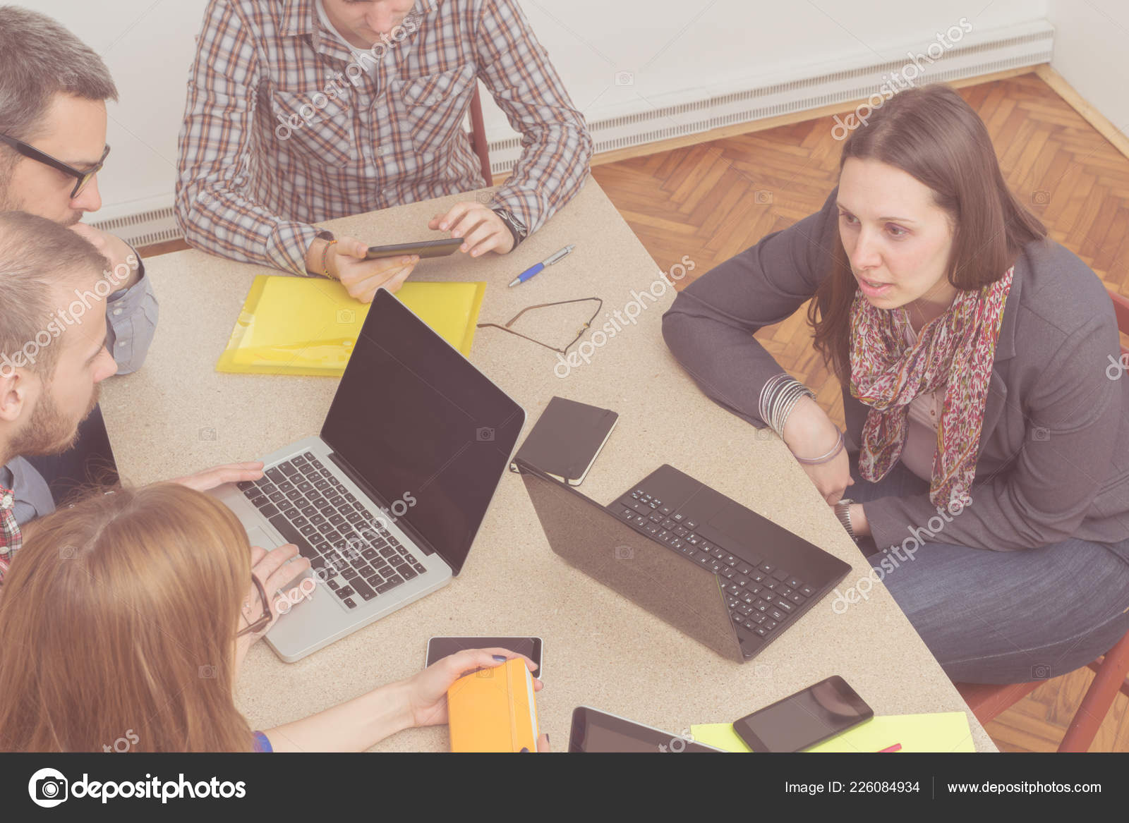 Real Ordinary Young People Office Being Creative Resolving Bussines ...