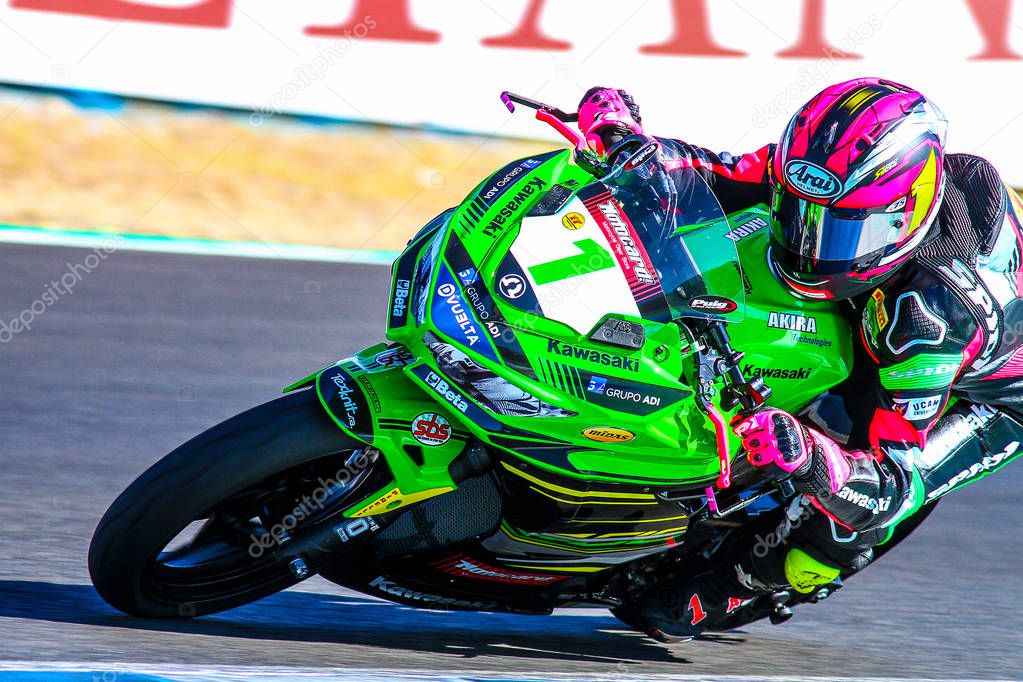 Ana Carrasco durante el entrenamiento, es la actual campeona de la ...