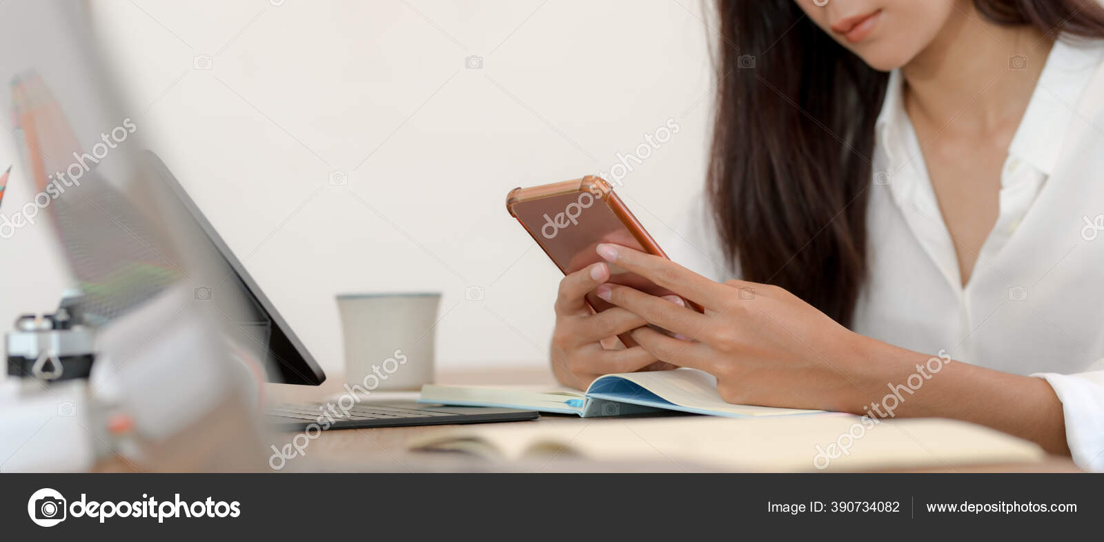 Cropped Shot Female College Student Take Break Smartphone While Doing ...