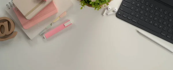 Study table Stock Photos, Royalty Free Study table Images | Depositphotos