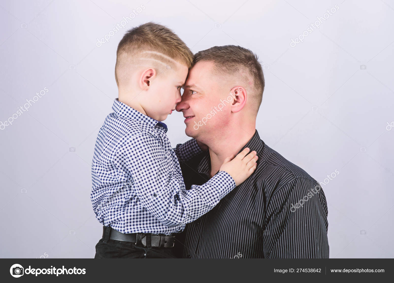 Día de los Padres. Padre ejemplo de noble humano. Bonos familiares ...