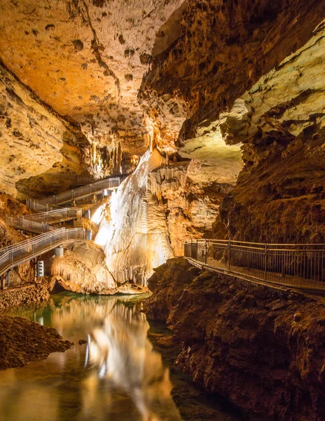 Onondaga Cave Formations — Stock Photo © greenheronphoto #314008148