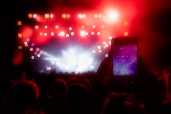 Concert crowd phone Stock Photos, Royalty Free Concert crowd phone ...