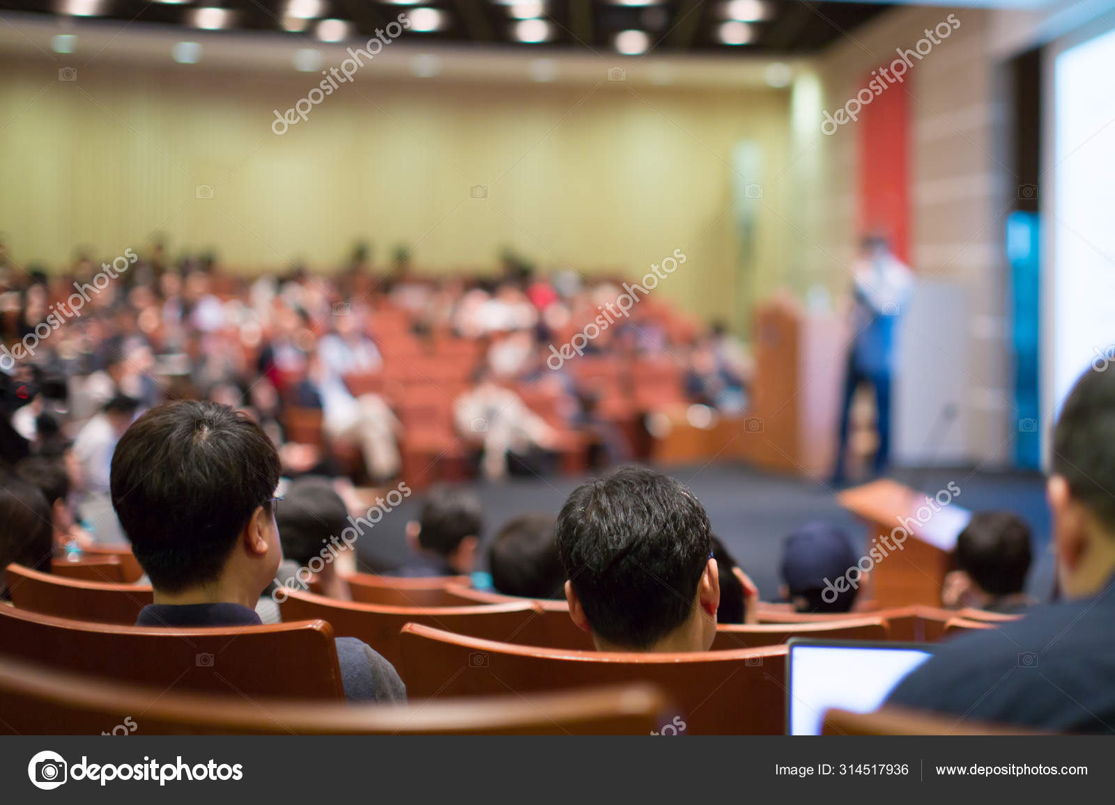 Conference Photo Audience Tech Speaker Giving Speech Seminar Presenter ...
