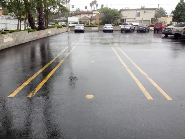 Voies traversant la route Stock Photos, Royalty Free Voies traversant ...