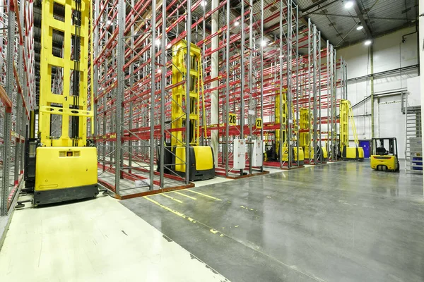 Stacker warehouse Stock Photos, Royalty Free Stacker warehouse Images ...