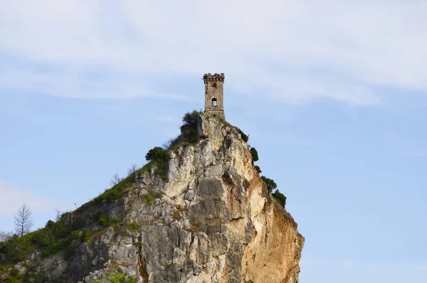 Pinnacle de temple Stock Photos, Royalty Free Pinnacle de temple Images | Depositphotos