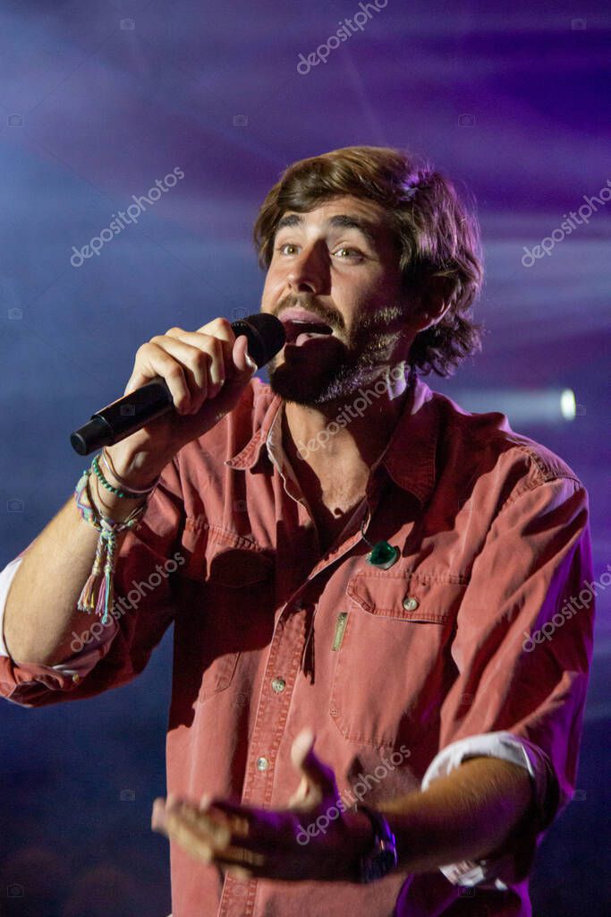 alvaro soler durante Alvaro Soler en la Piazza Carli en asiago (vi ...