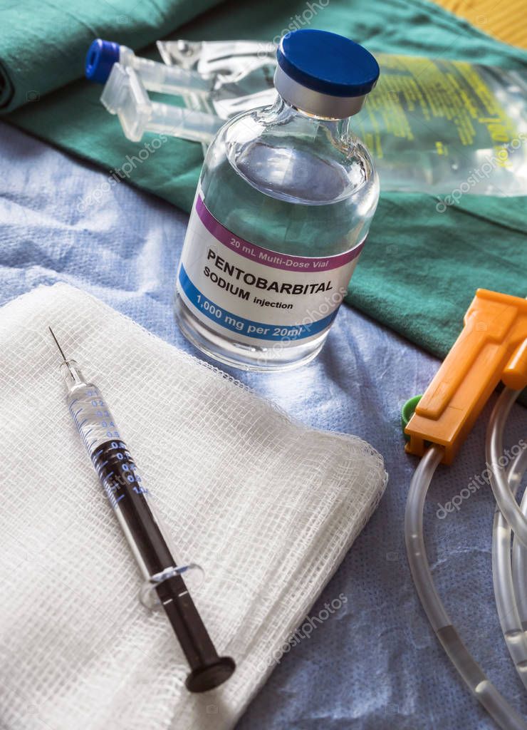 Viales con pentobarbital sódico utilizados para la eutanasia y el ...