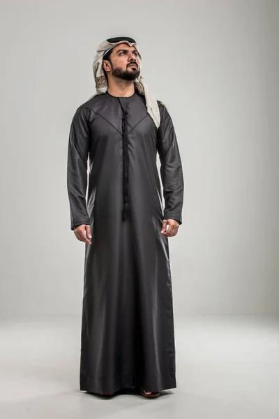 Portrait Arabic Man Kandora Studio Stock Photo by ©oneinchpunch 215283056