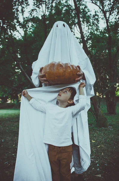 Kids in ghost costumes Stock Photos, Royalty Free Kids in ghost ...