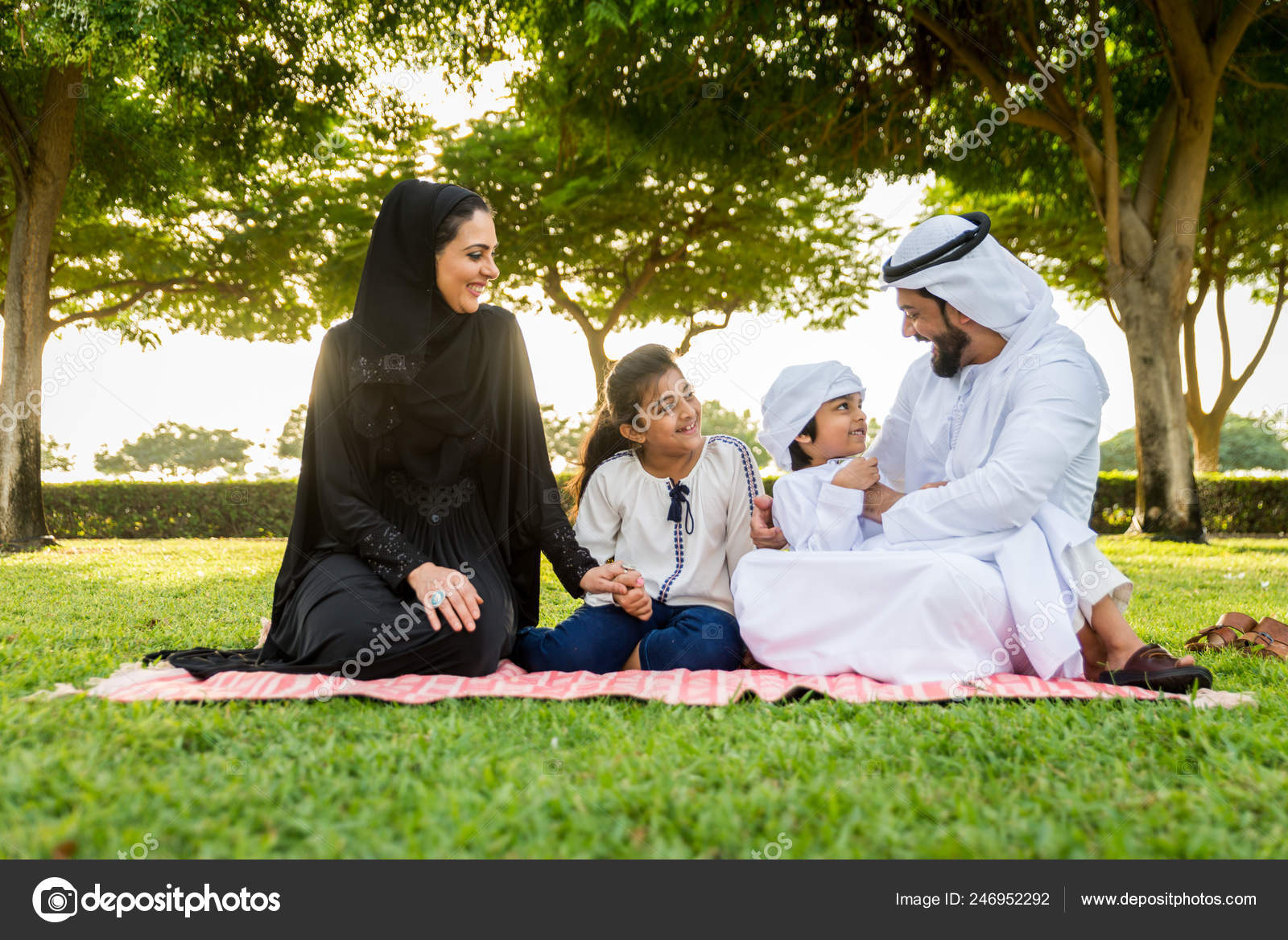 Happy Middle Eastern Family Having Fun Park Dubai Parents Kids ⬇ Stock ...