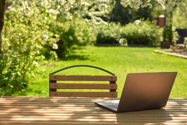 Laptop desk outdoors Stock Photos, Royalty Free Laptop desk outdoors ...