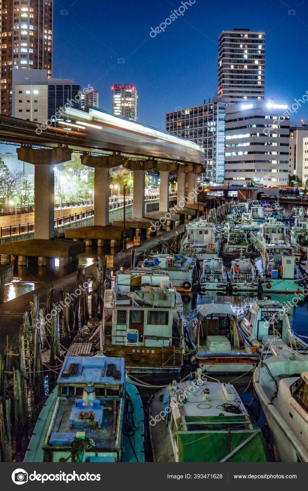 Ships Tokyo Skyline Sunset Stock Photo by ©kanzilyou 393471628
