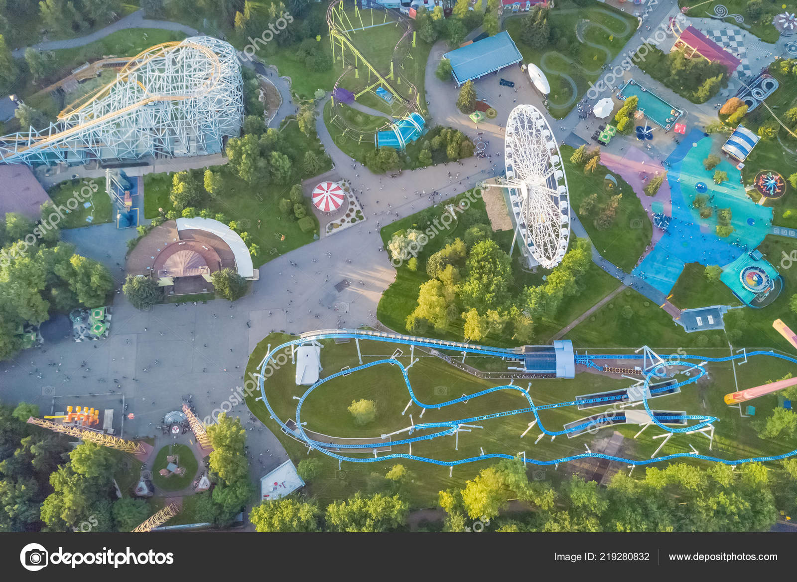 Top View Amusement Park Ferris Wheel Roller Coaster — Stock Photo ...