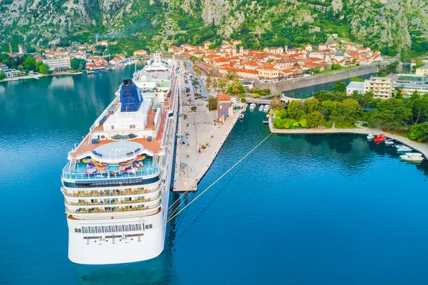 Great Cruise Ship Pier Sunlight Top View — Stock Editorial Photo ...