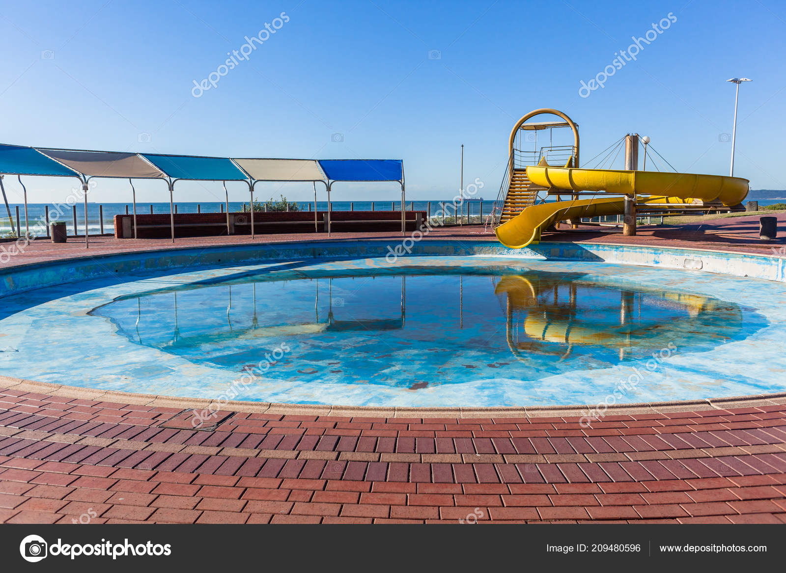Swimming Pool Dry Water Yellow Water Slide Structure Closeup — Stock ...