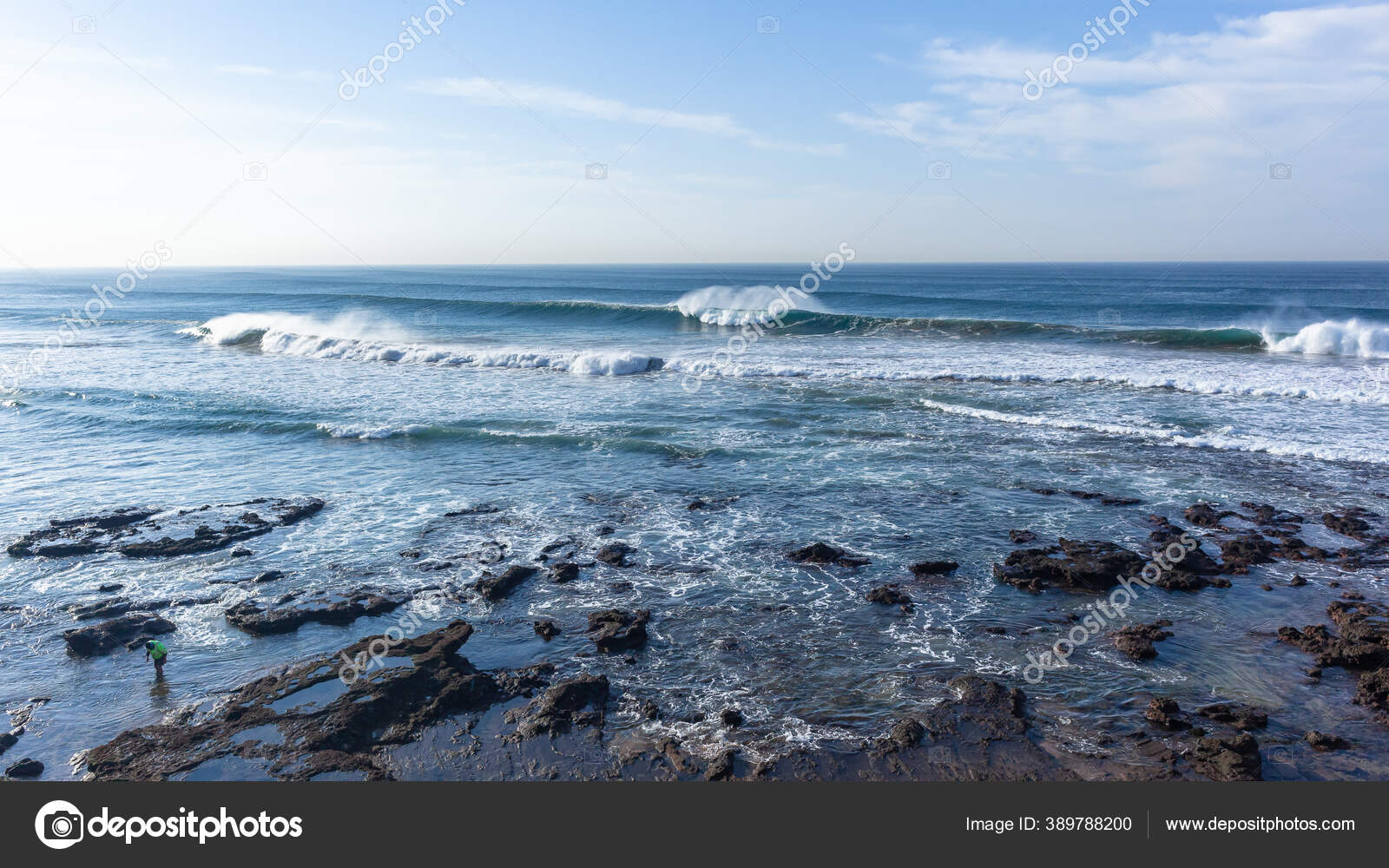 Ocean Waves Blue Water Swells Crashing Shallow Reef Sandbars ...
