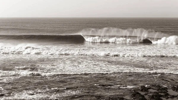 Old waves Stock Photos, Royalty Free Old waves Images | Depositphotos