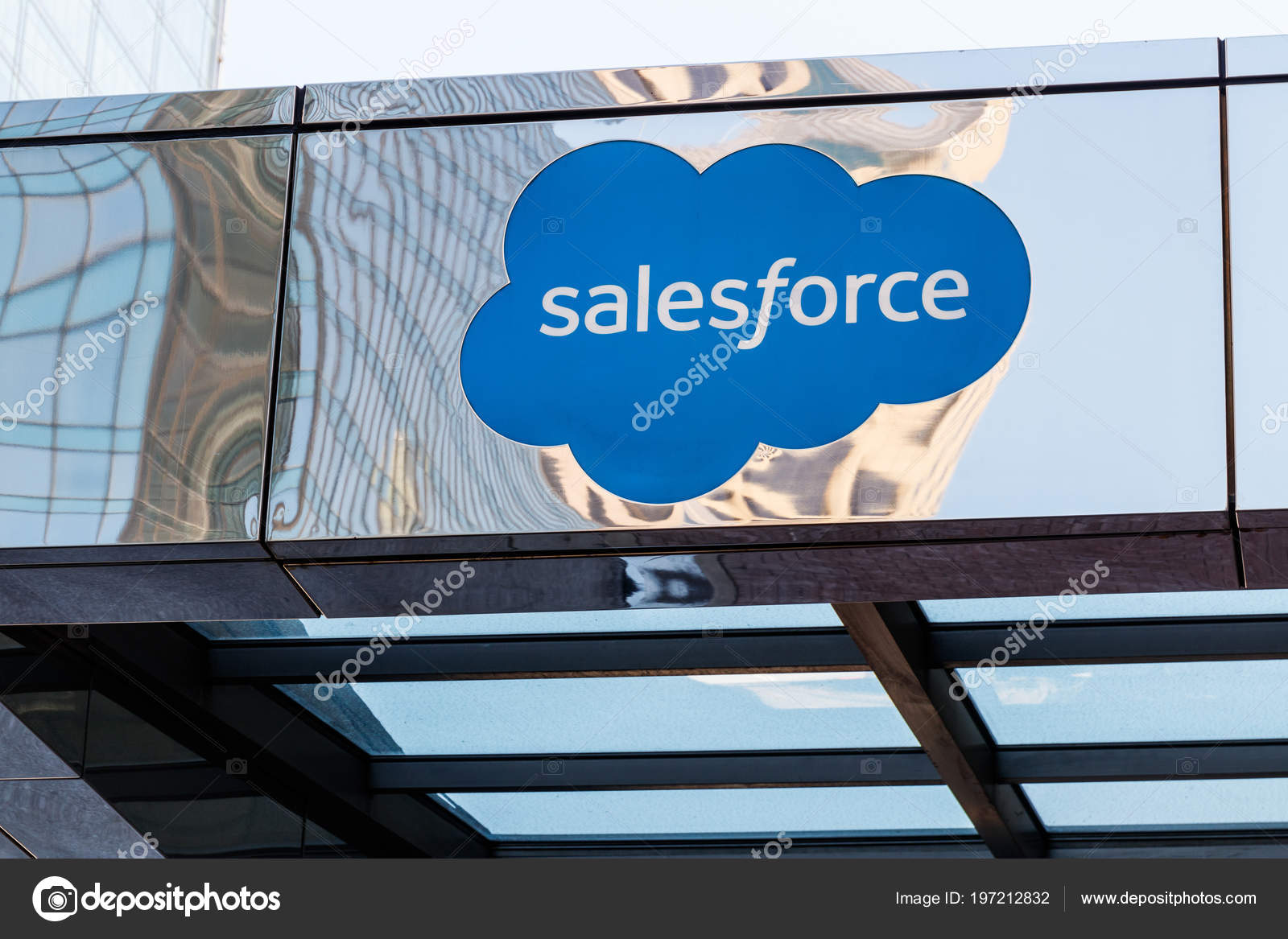 Indianápolis Circa Mayo 2018 Exterior Torre Salesforce Salesforce Com ...