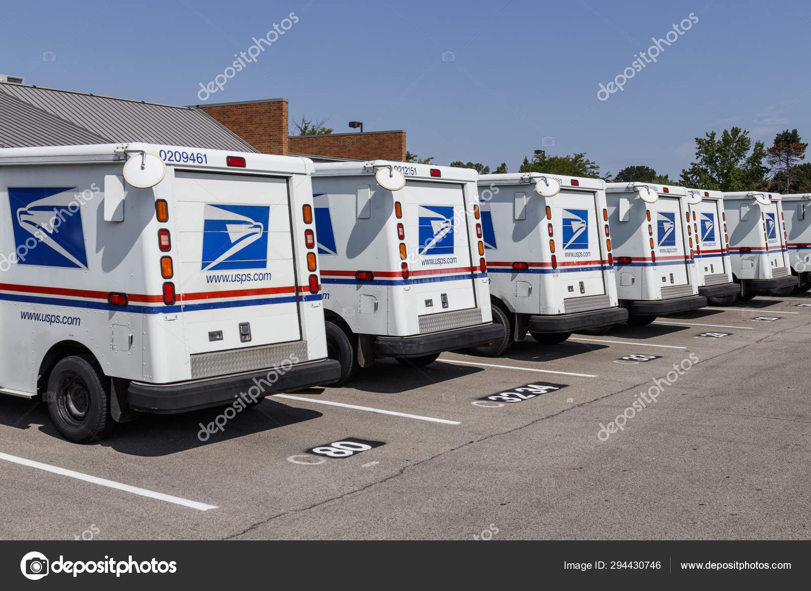 Indianapolis - Circa August 2019: USPS Post Office Mail Trucks. The ...