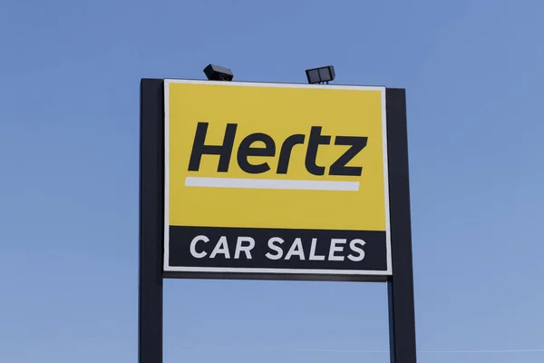 Indianápolis - Circa agosto 2019: Hertz Car Sales dealership. Hertz ...