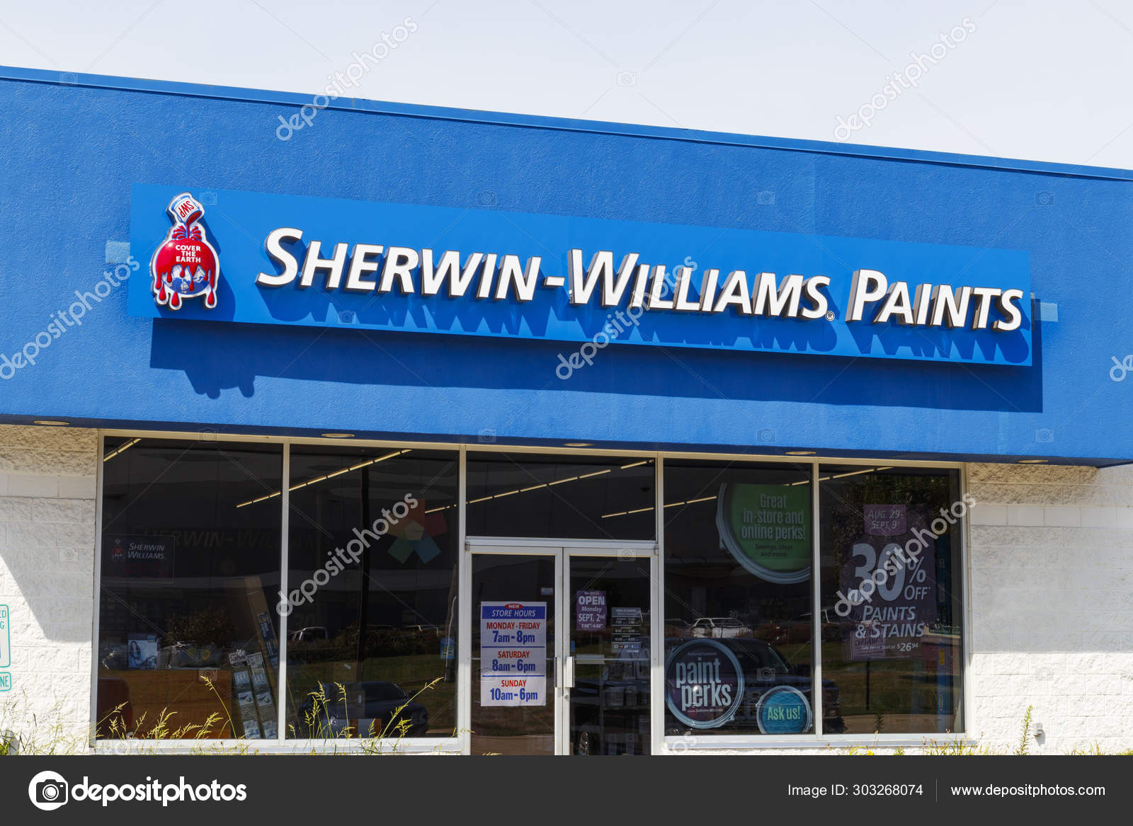Champaign - Circa agosto 2019: Sherwin-Williams tienda minorista de ...