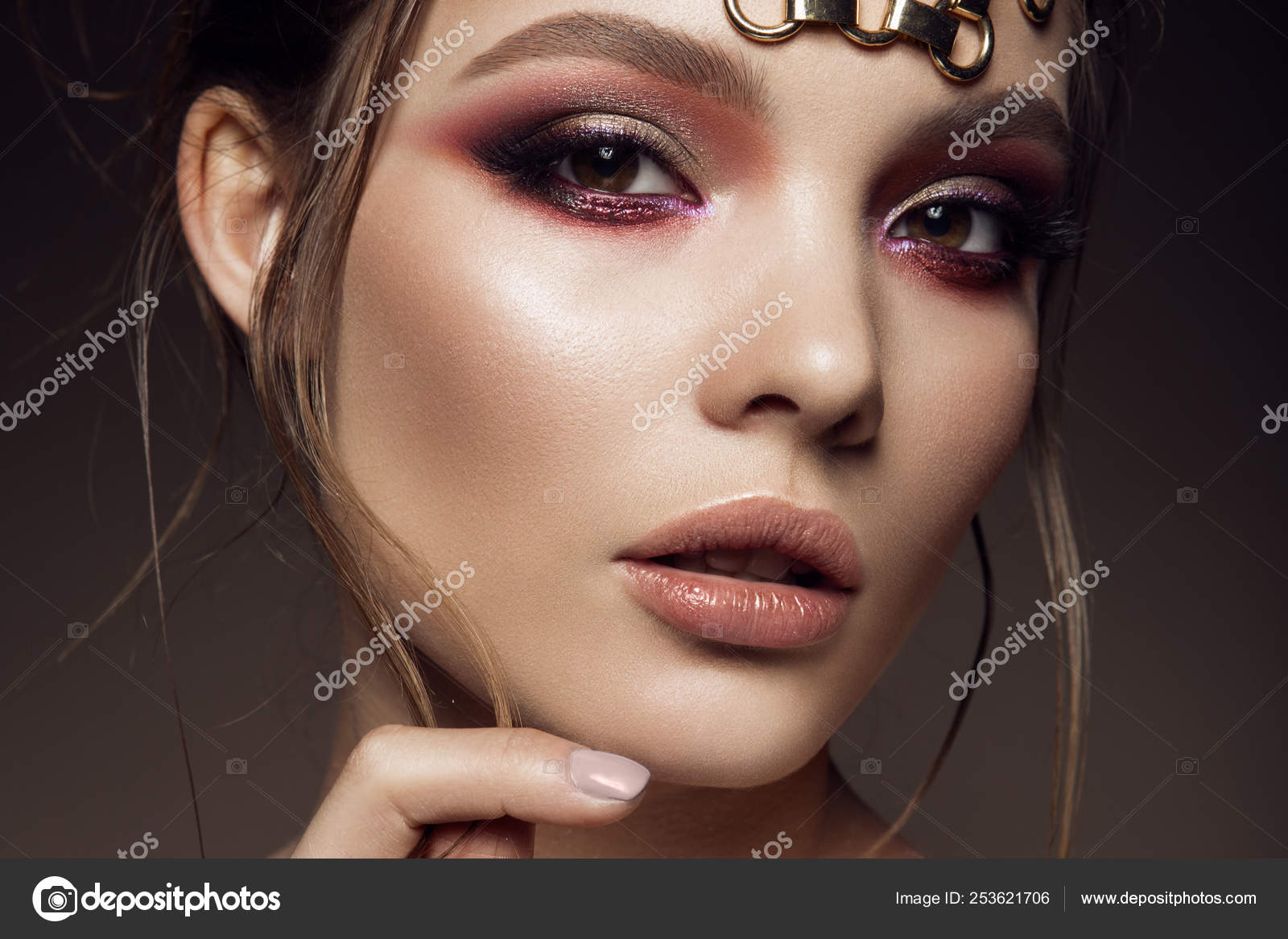 Beautyful girl with bright make up — Stock Photo © korabkova #253621706