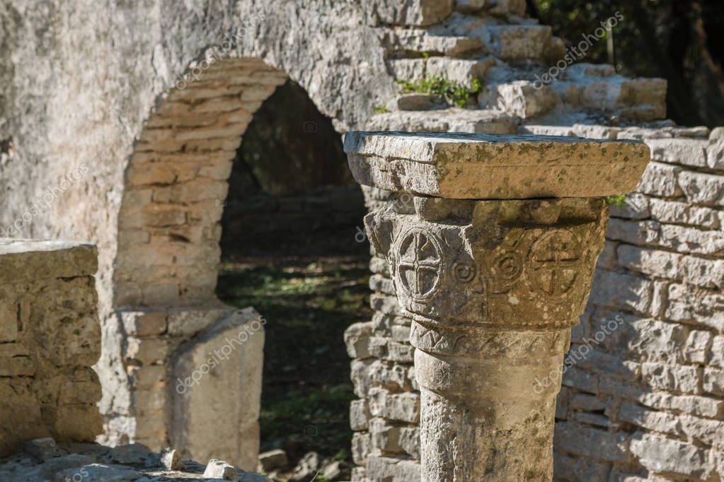 Ruinas del siglo VI Basílica de Santa María en la isla de Veliki Brijun ...