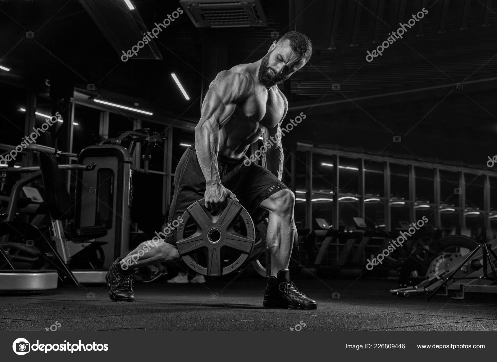 Attractive Tall Muscular Bodybuilder Doing Heavy Deadlifts Moder ...