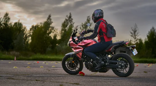 Suzuki gsr 600 silhouette Stock Photos, Royalty Free Suzuki gsr 600 ...