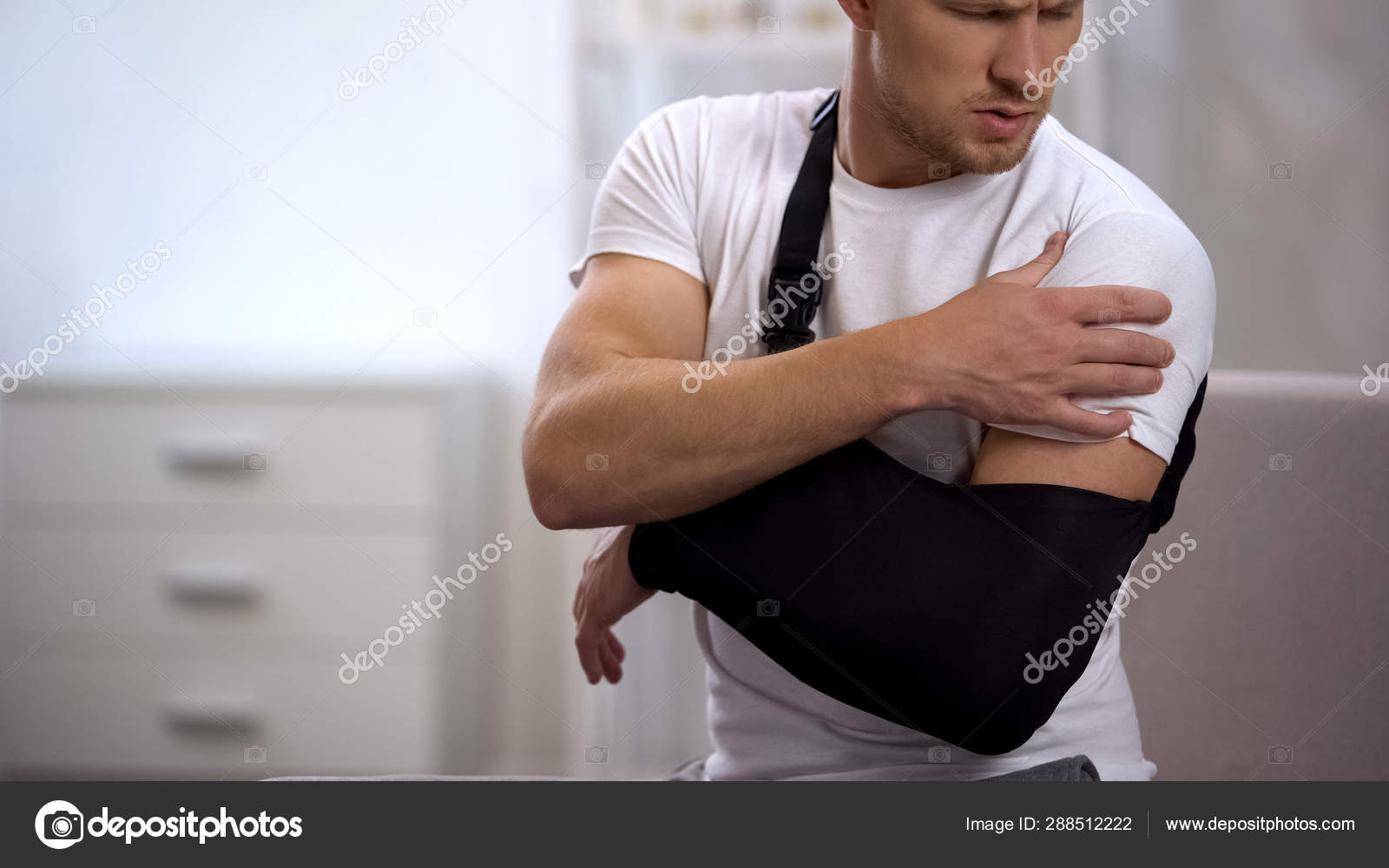 Man Wearing Arm Sling Feeling Pain Shoulder Result Trauma Orthopedics ...