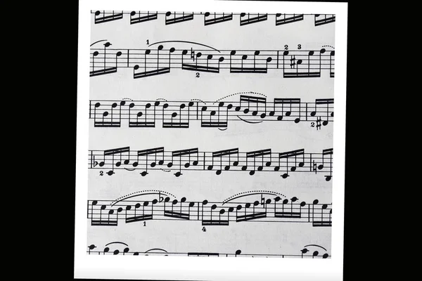 Marco con notas musicales fotos de stock, imágenes de Marco con notas ...